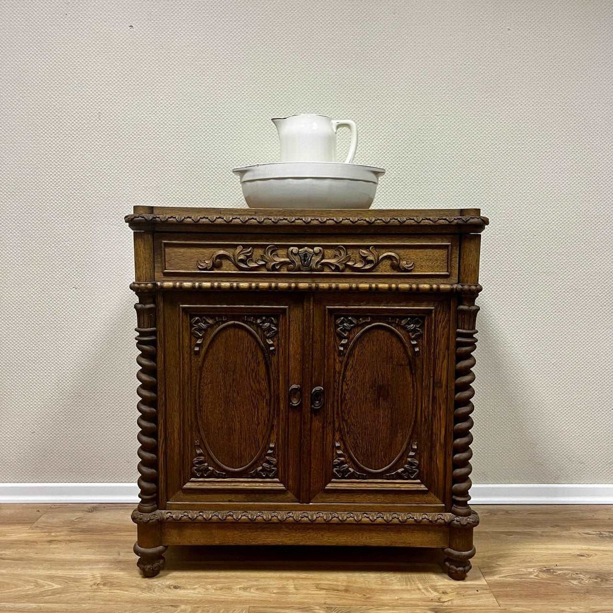 Antique Neo-Renaissance Oak Chest of Drawers for sale at Pamono