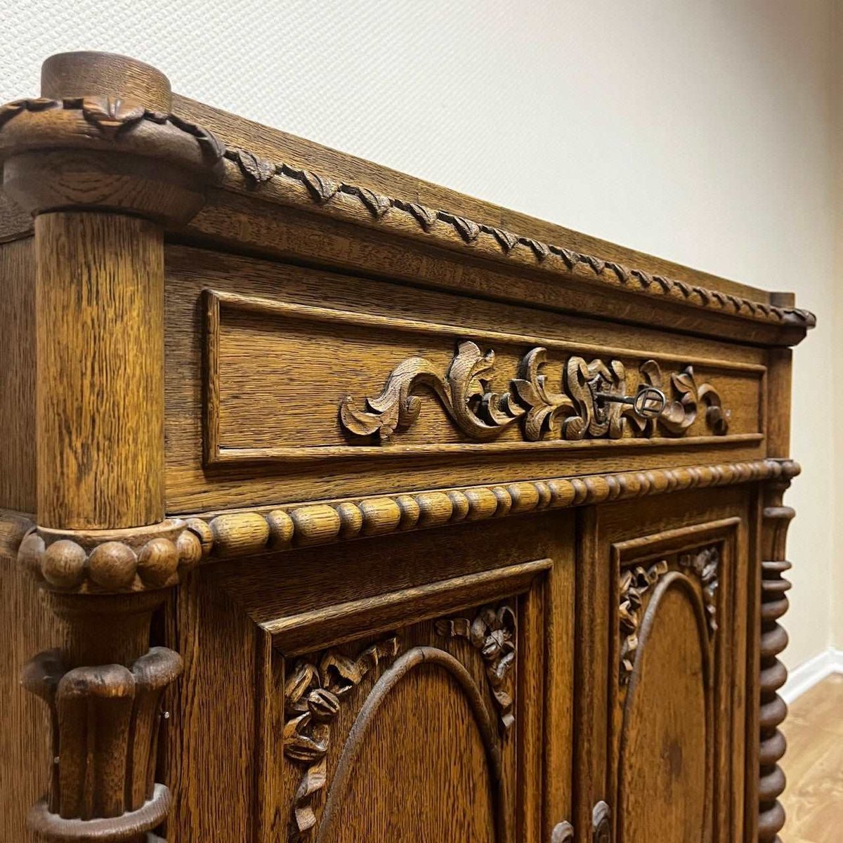 Antique Neo-Renaissance Oak Chest of Drawers for sale at Pamono