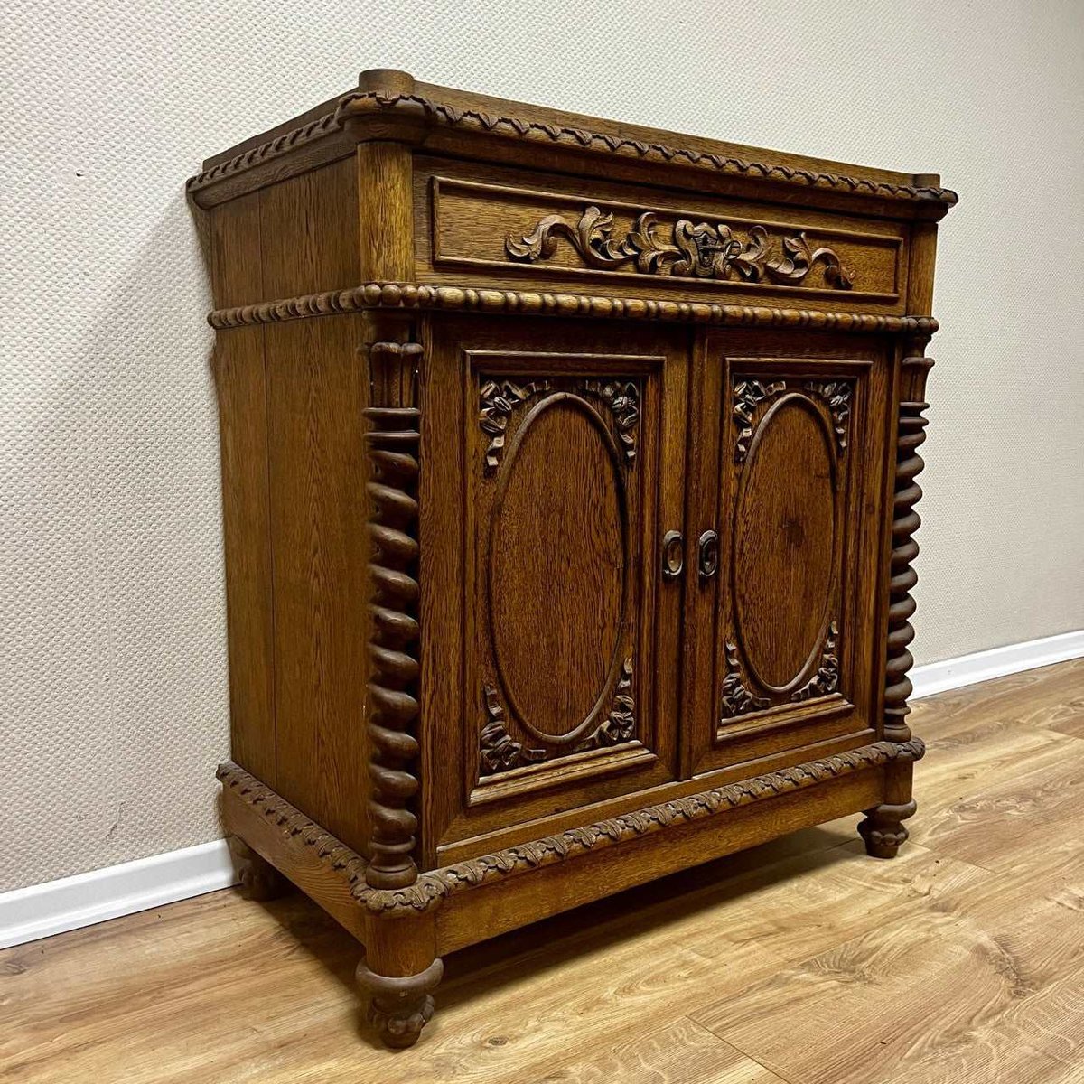 Antique Neo-Renaissance Oak Chest of Drawers for sale at Pamono
