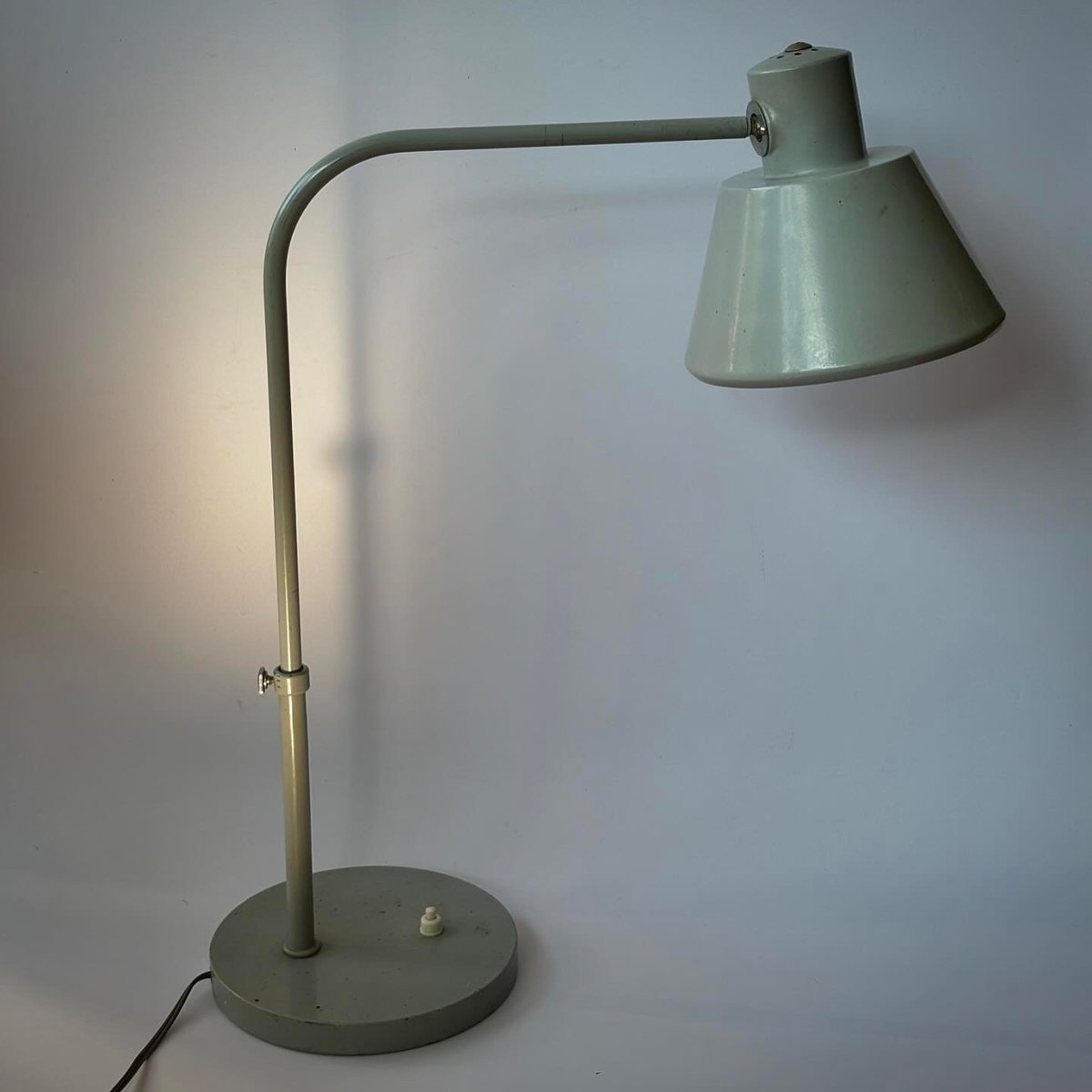 Bauhaus Style Desk Lamp, 1950s for sale at Pamono