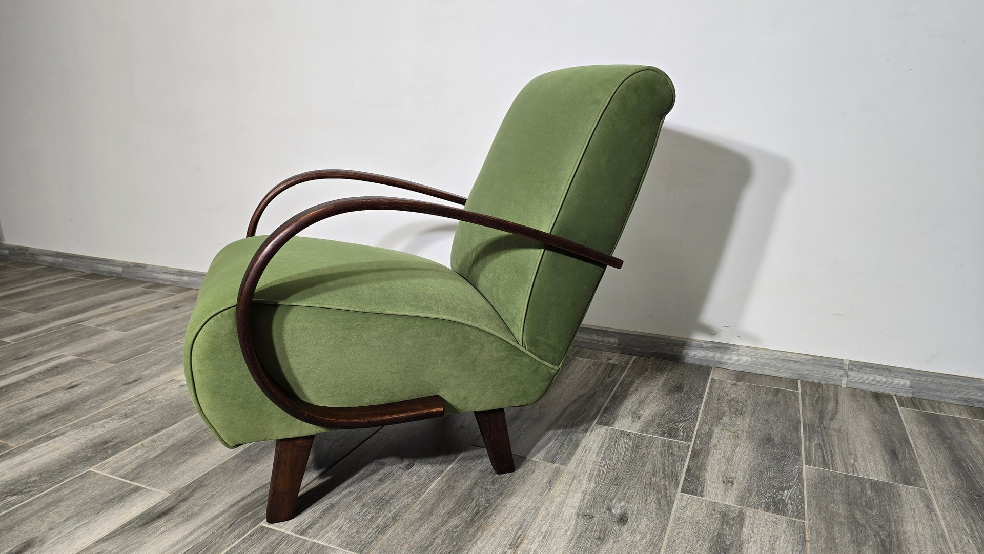 Art Deco Lounge Chair by Jindrich Halabala, 1940s for sale at Pamono