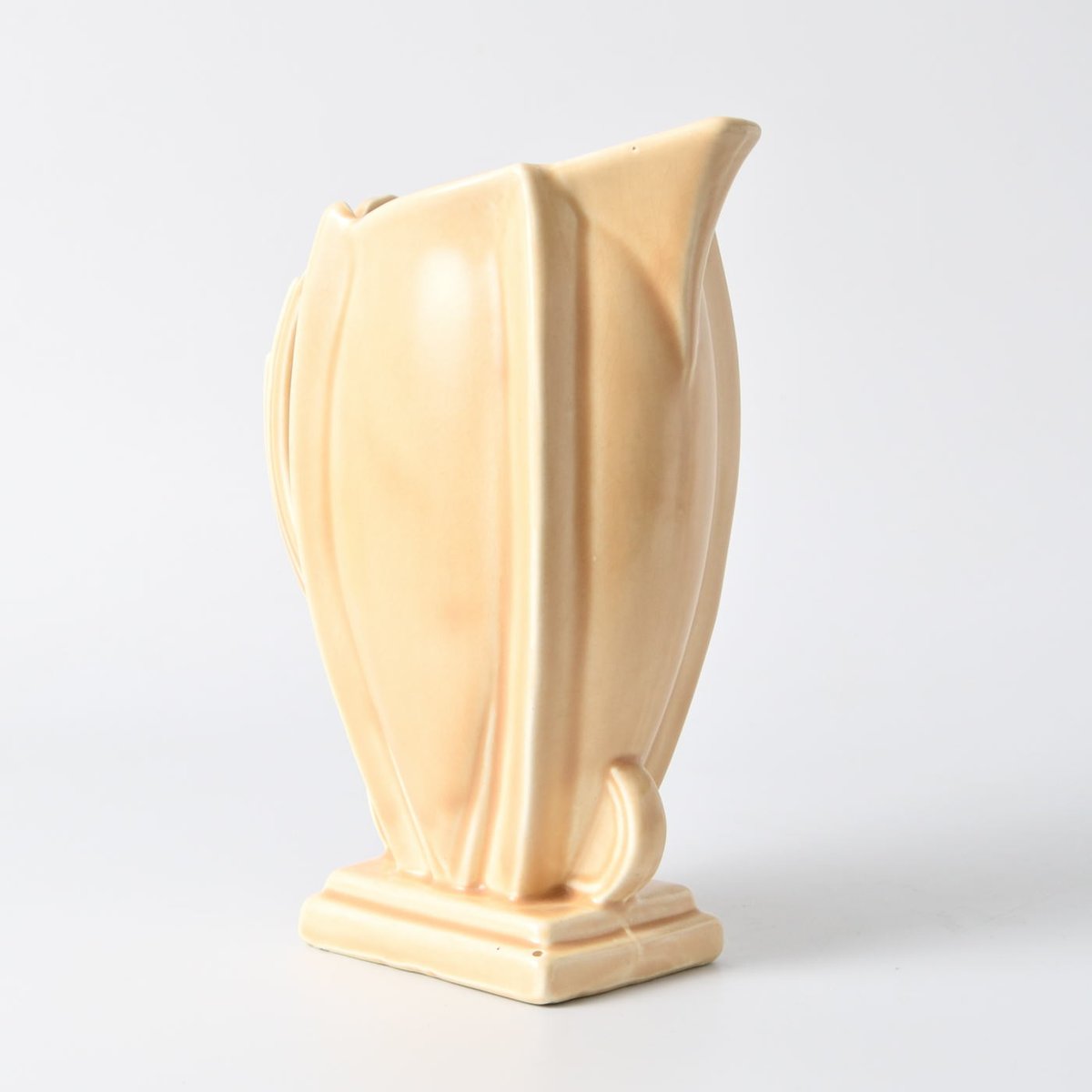 English Art Deco Earthenware Jug from Delcroft, 1930s for sale at Pamono