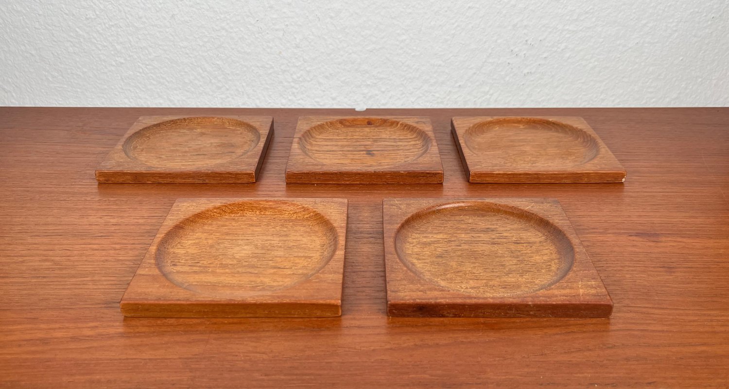 Mid-Century Teak Coasters, 1960s, Set of 5 for sale at Pamono