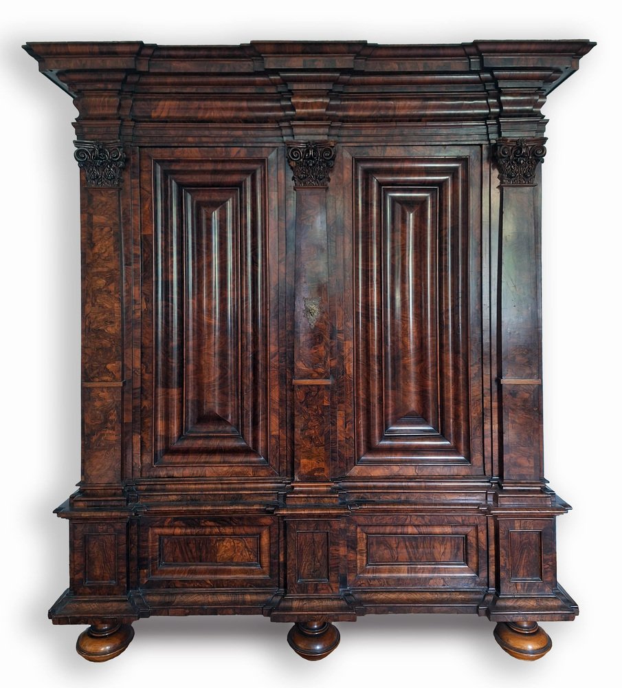 Renaissance Frankfurt Wave Cabinet for sale at Pamono