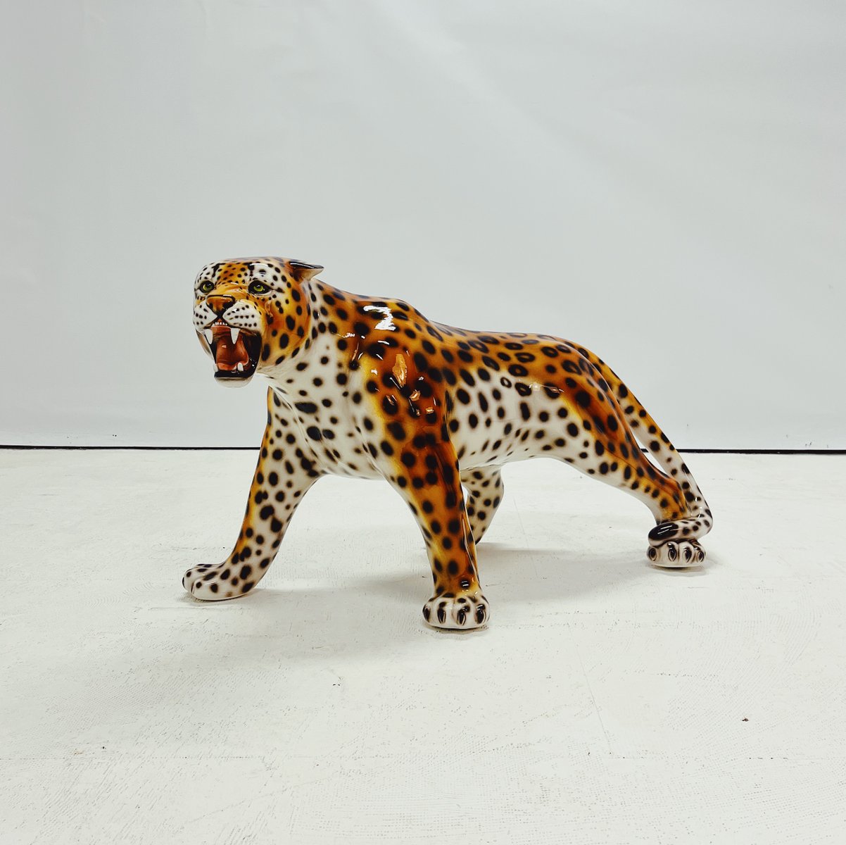 Snow Leopard Figurine in Ceramic by Ceramiche Boxer for sale at Pamono