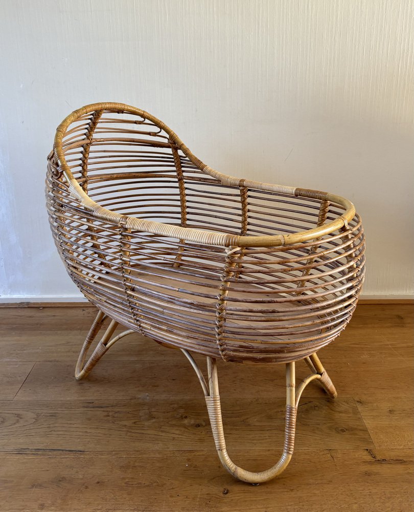 Mid-Century Modern Rattan Baby Crib, 1960s for sale at Pamono