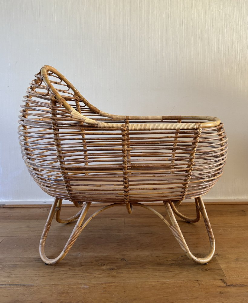 Mid-Century Modern Rattan Baby Crib, 1960s for sale at Pamono