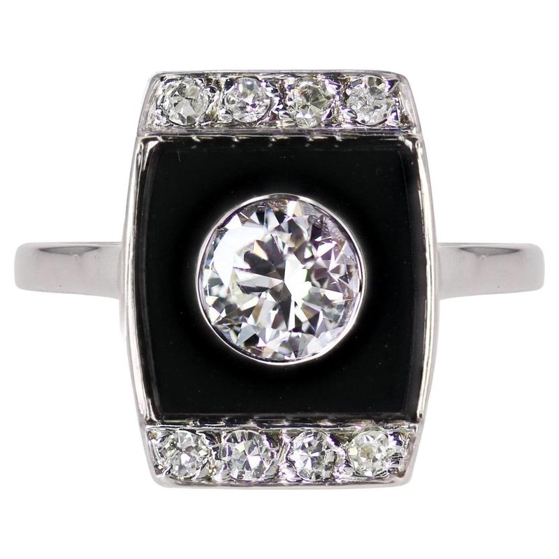 Art Deco Diamond Onyx Platinum Ring, 1930s for sale at Pamono