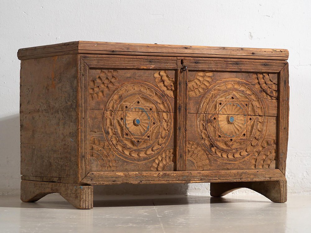 Antique Carved Trunk, 1920 for sale at Pamono