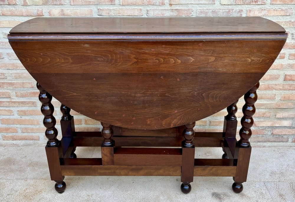 French Round Dining Table with Wings, 1900 for sale at Pamono