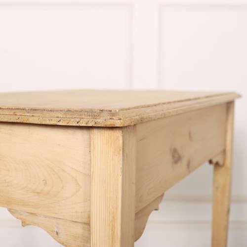 Small English Pine Side Table for sale at Pamono