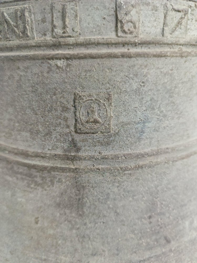Antique Church Bell, 1679 for sale at Pamono