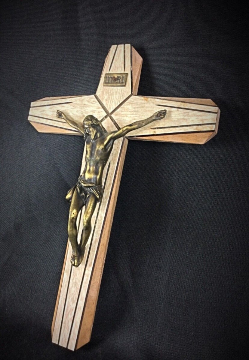 Vintage Wooden Crucifix with Christ in Régule Christian Symbolism ...