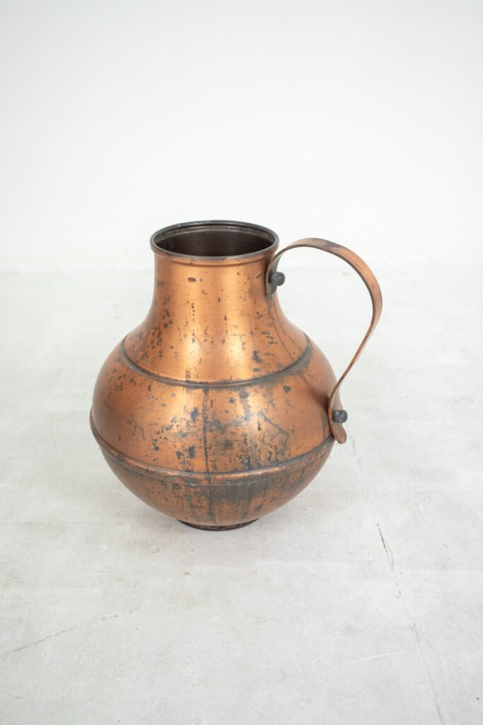 Large Vintage Vase in Brass for sale at Pamono