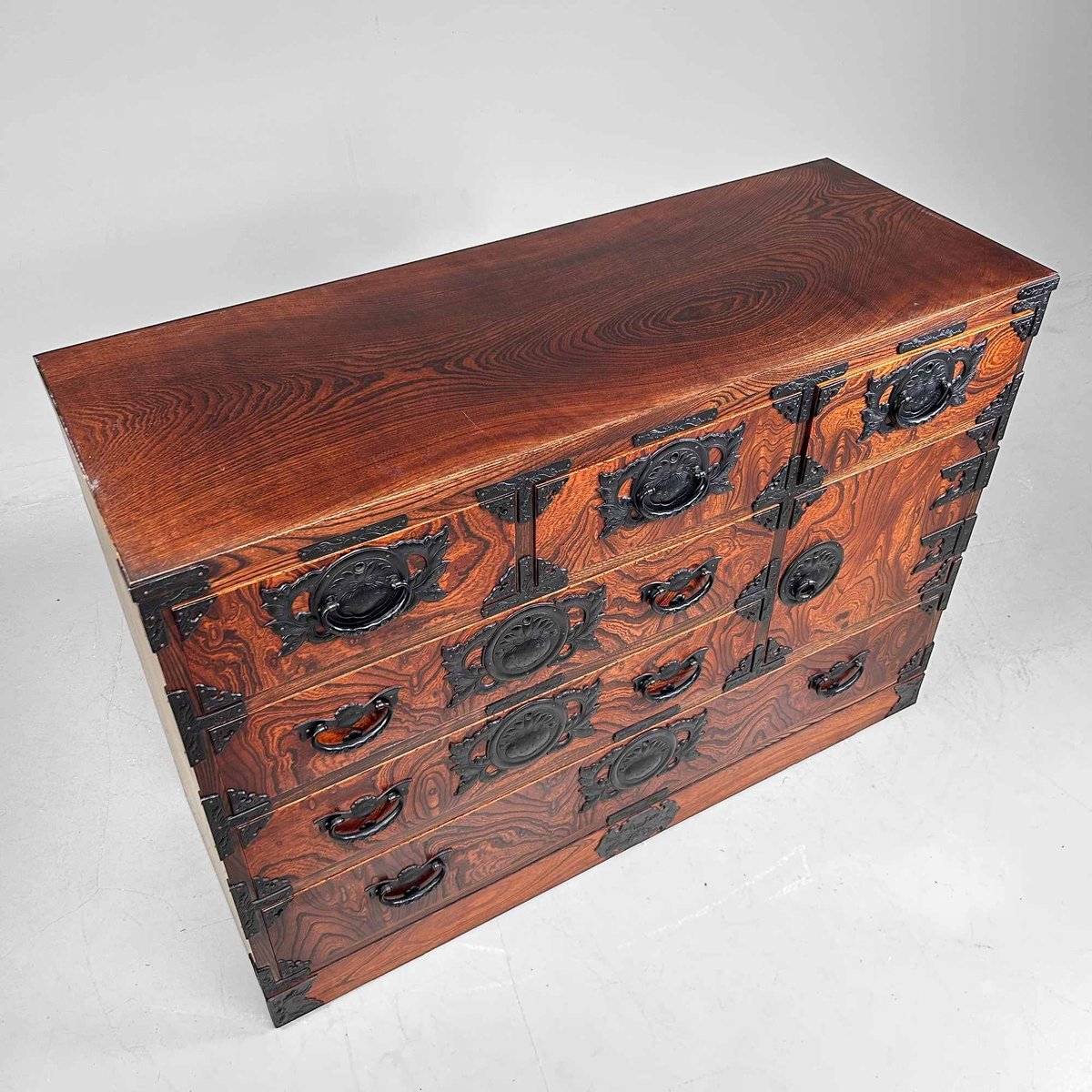 Mid-Century Modern Japanese Chest of Drawers, 1970s for sale at Pamono