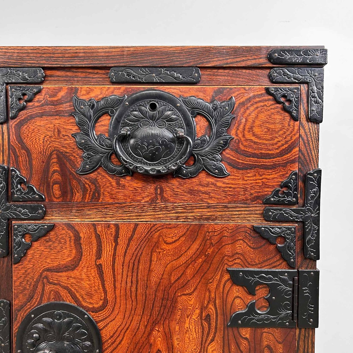 Mid-Century Modern Japanese Chest of Drawers, 1970s for sale at Pamono