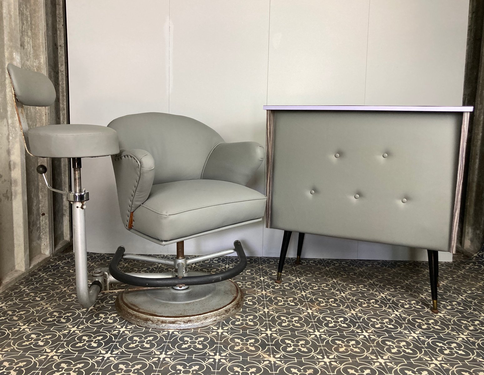 Vintage Barbers Rotating Armchair and Reception Desk Set, 1960s, Set of ...