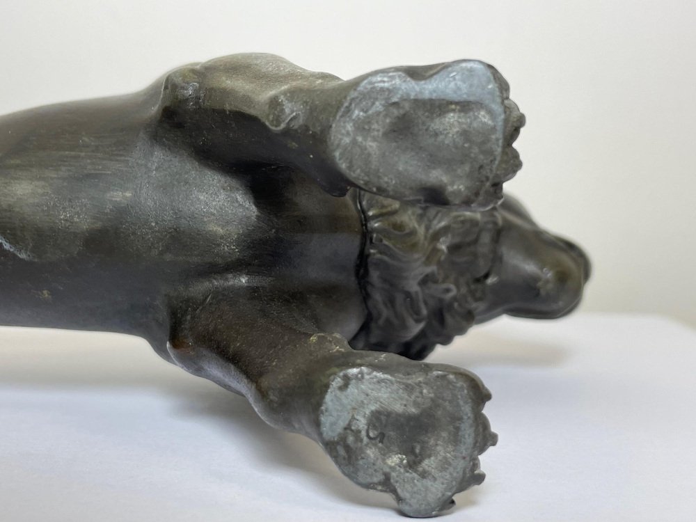 Small Victorian Bronze Model Lion Sculpture for sale at Pamono