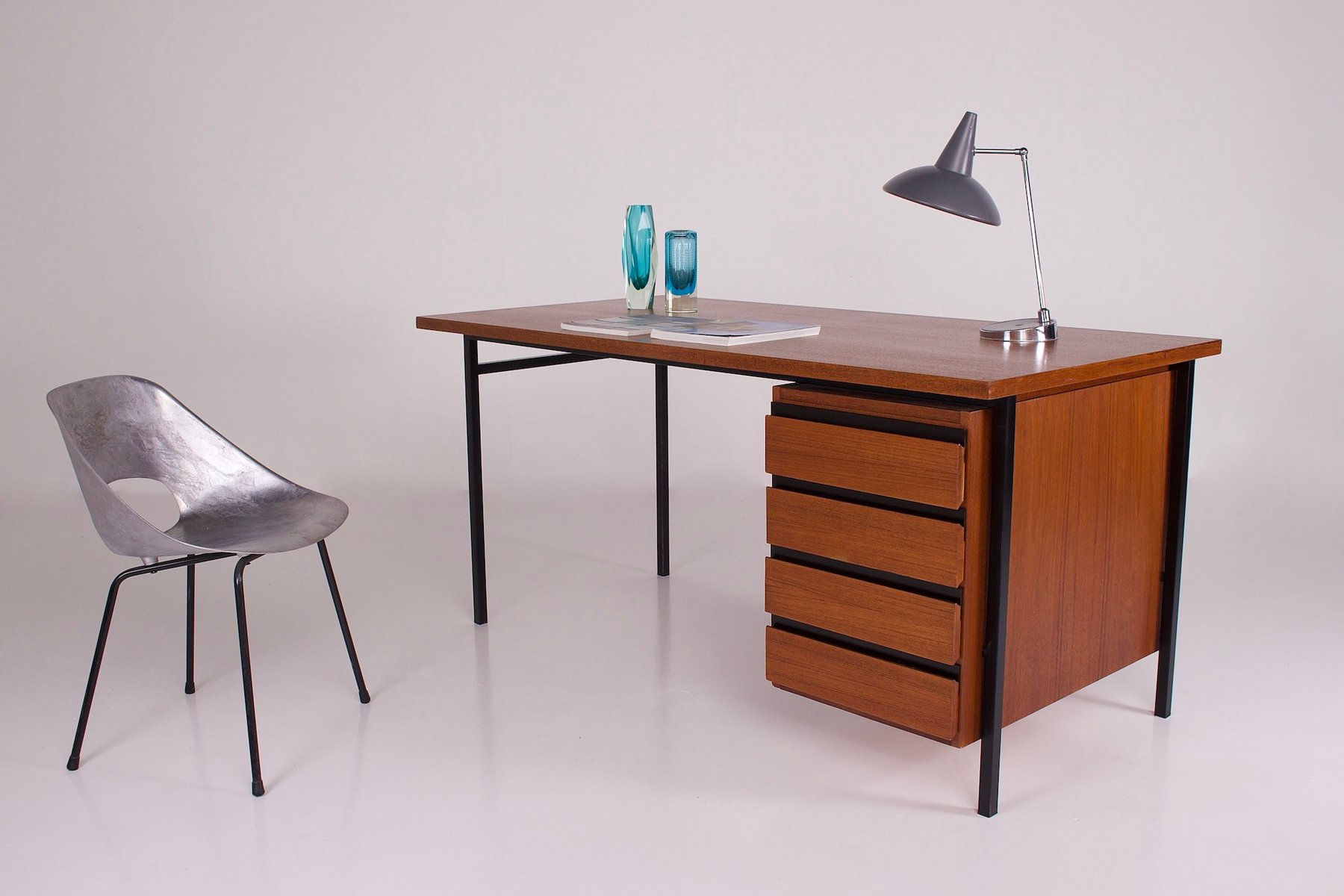 Modernist Teak Desk, 1960s for sale at Pamono