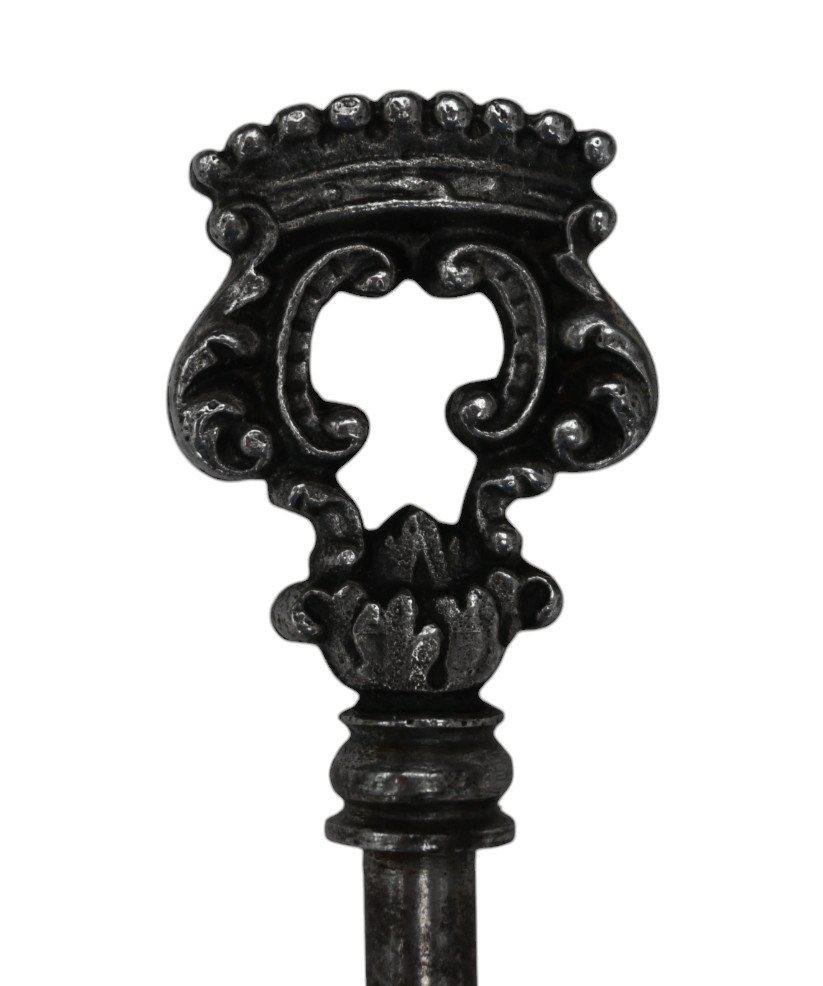 Wrought Iron Key with Crown, Late 17th Century for sale at Pamono
