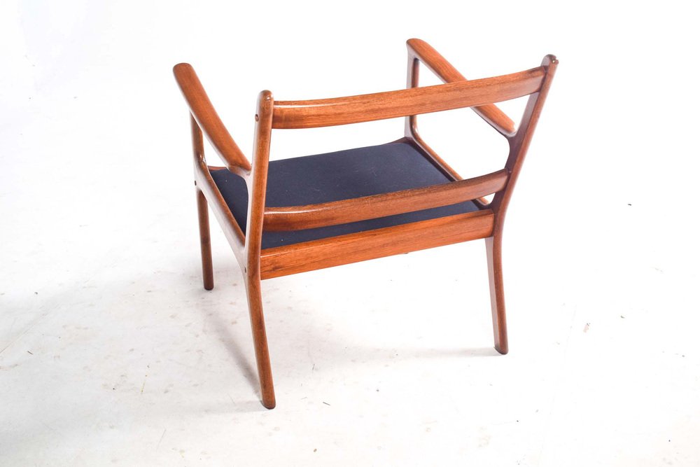 Model PJ 112 Easy Chair in Rosewood by Ole Wanscher for Poul Jeppesens ...