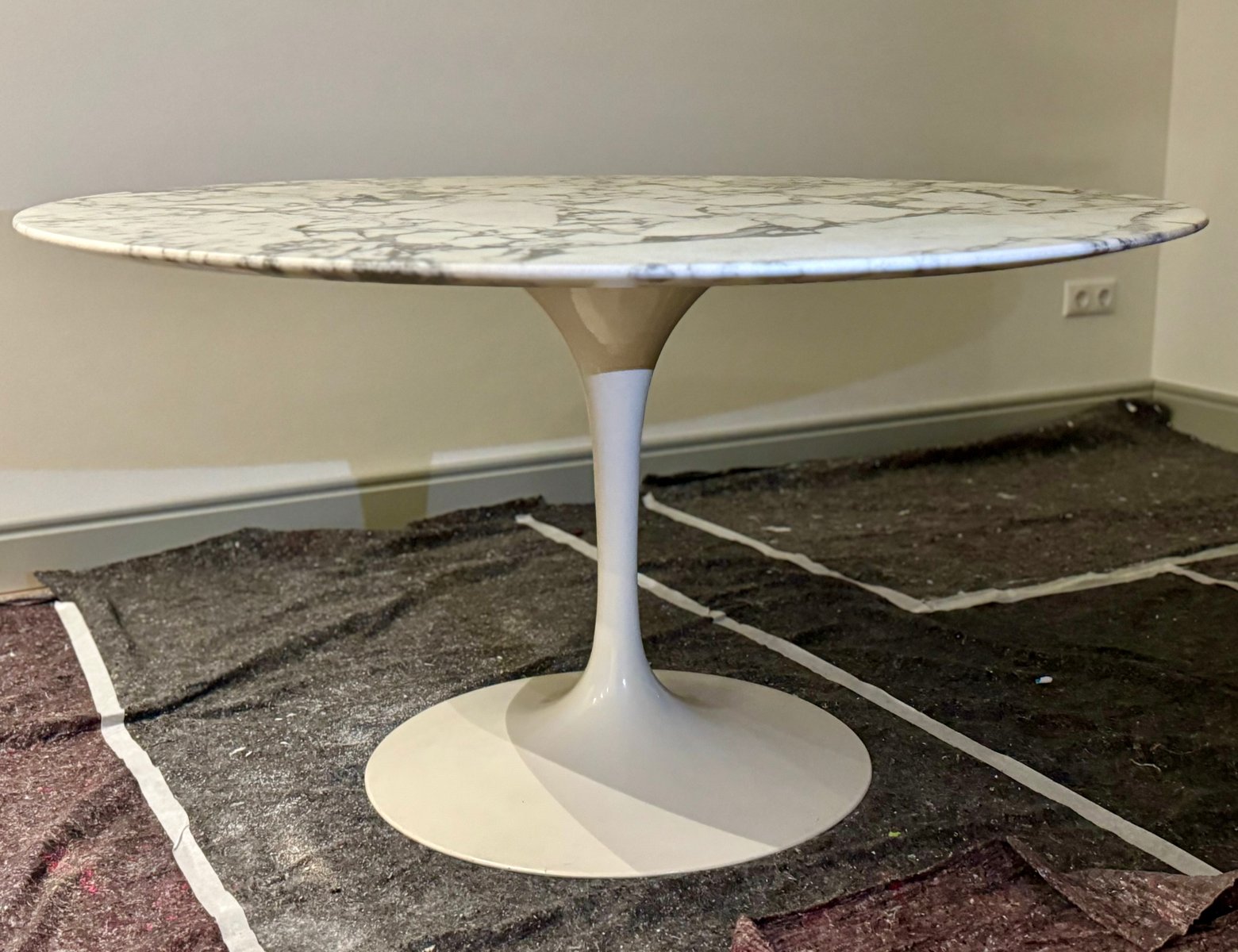 Mid-Century Round Marble Tulip Dining Table by Eero Saarinen for Knoll ...