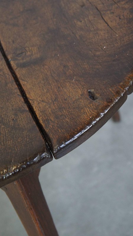 Antique English Cricket Table, 18th Century for sale at Pamono