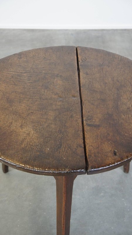 Antique English Cricket Table, 18th Century for sale at Pamono