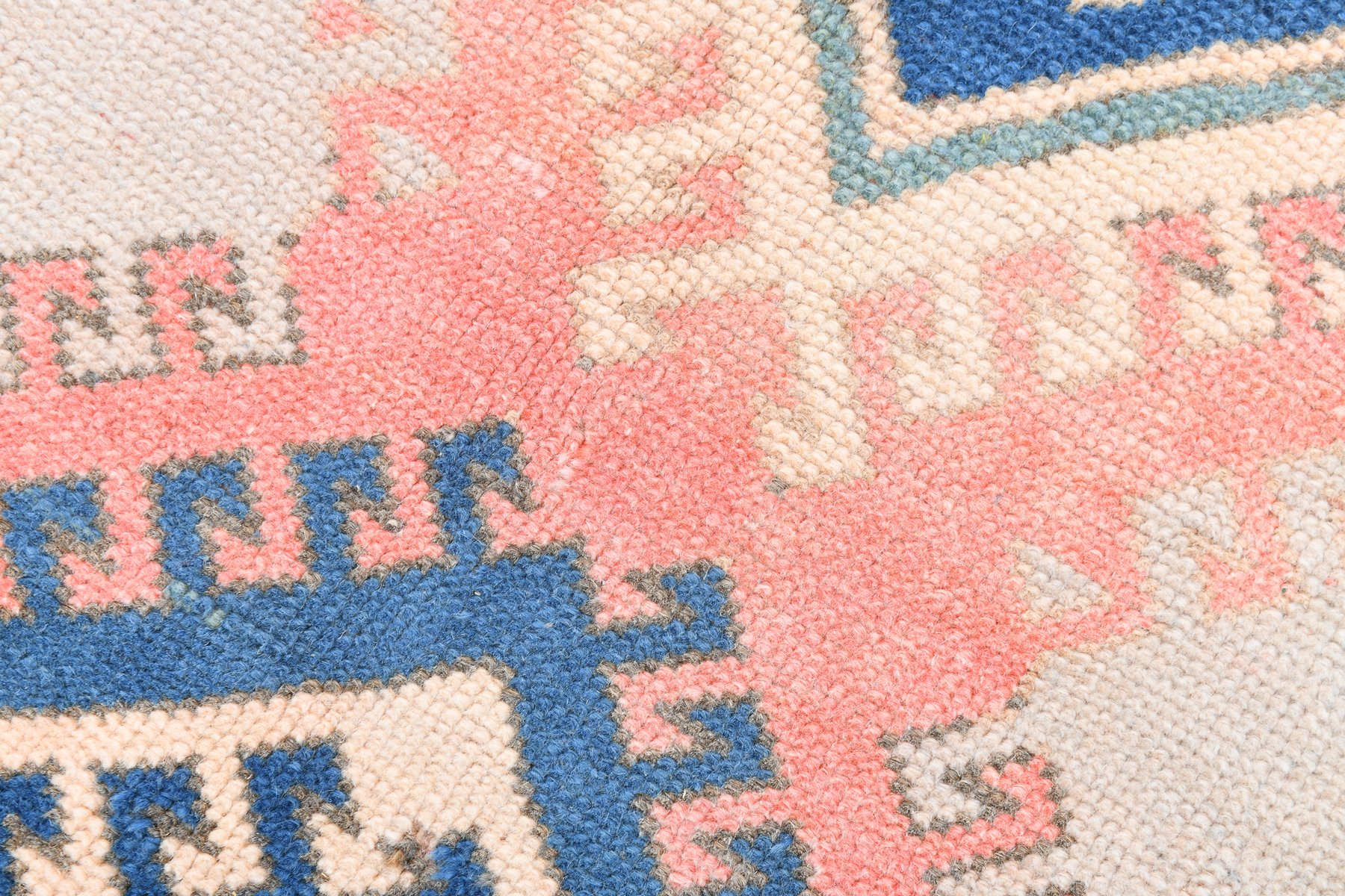 Vintage Turkish Wool Rug for sale at Pamono