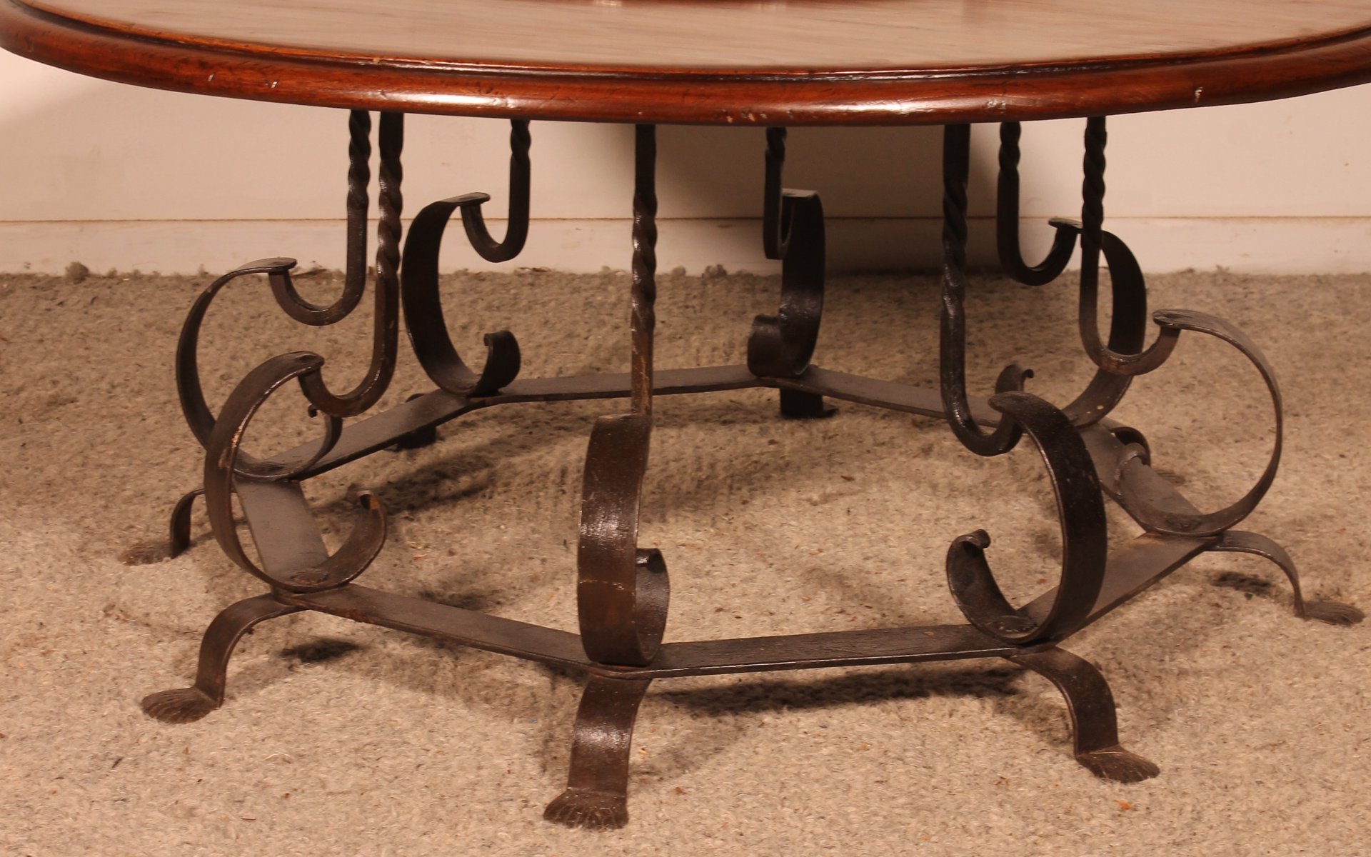 18th Century Round Coffee Table with Brazier for sale at Pamono