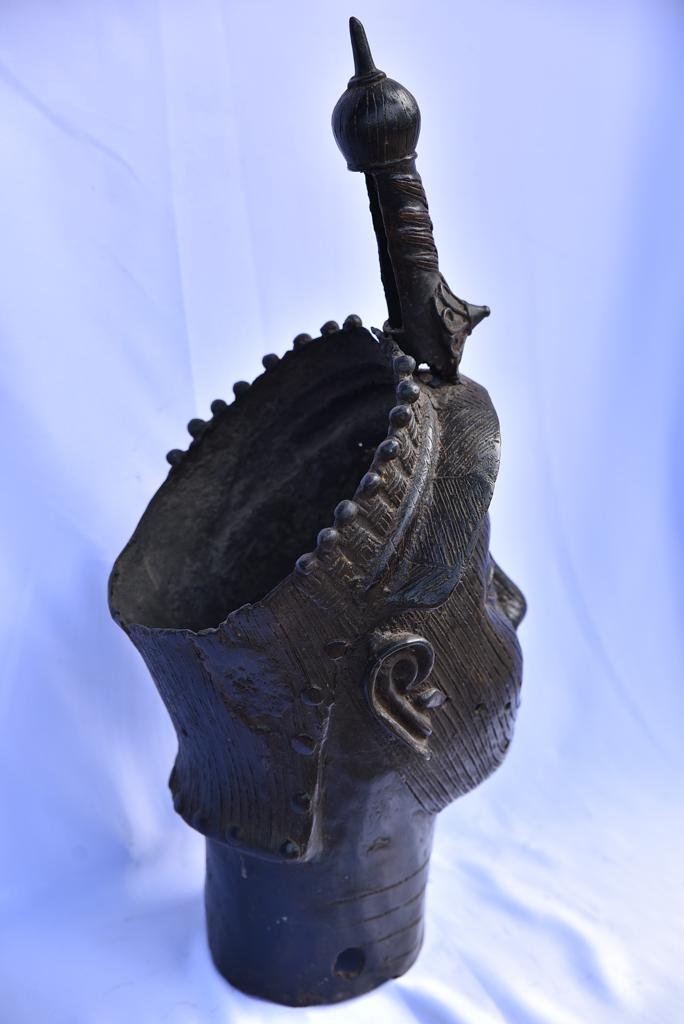 Ife Bini / Edo Nigerian Artist, Head, Pre-1800, Bronze for sale at Pamono