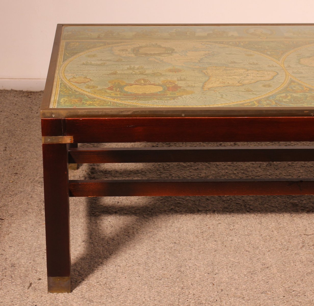 Coffee Table with an Antique Map of the World for sale at Pamono