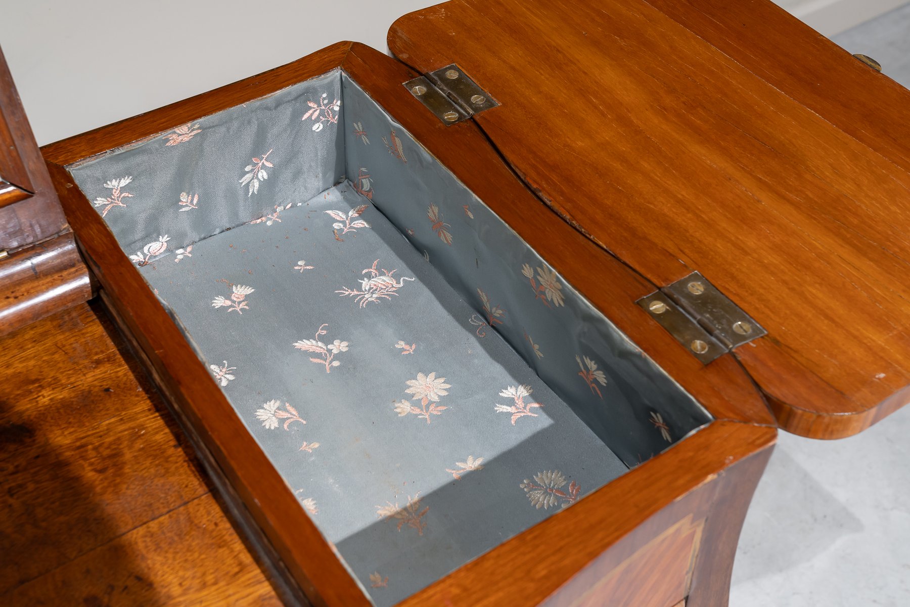 18th Century Louis XV Baroque Dressing Table, France for sale at Pamono