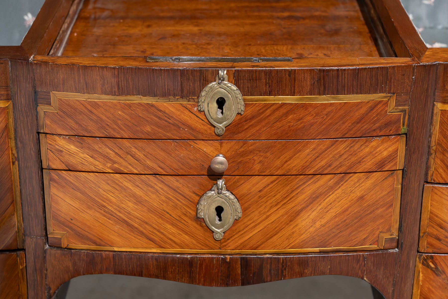 18th Century Louis XV Baroque Dressing Table, France for sale at Pamono