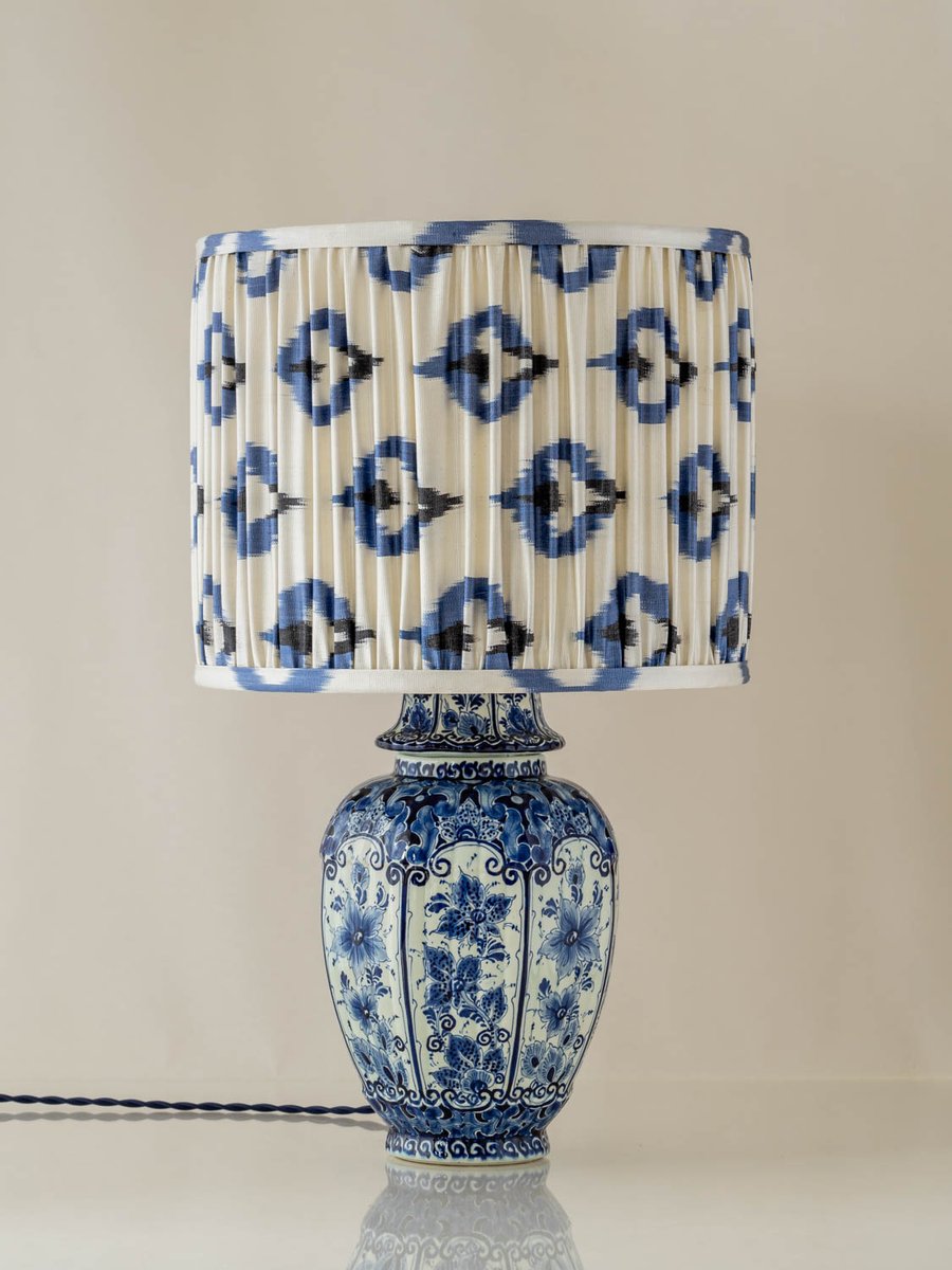 Regina Delft Blue Table Lamp, New Ikat Lampshade for sale at Pamono