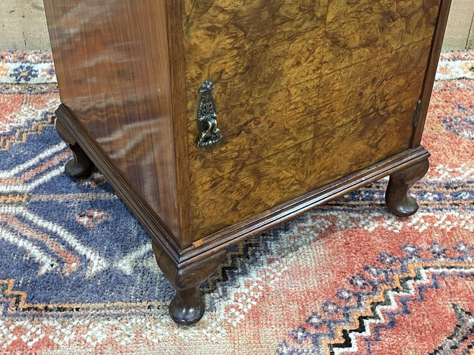 English Bedside Table in Walnut Burl, 1930s for sale at Pamono