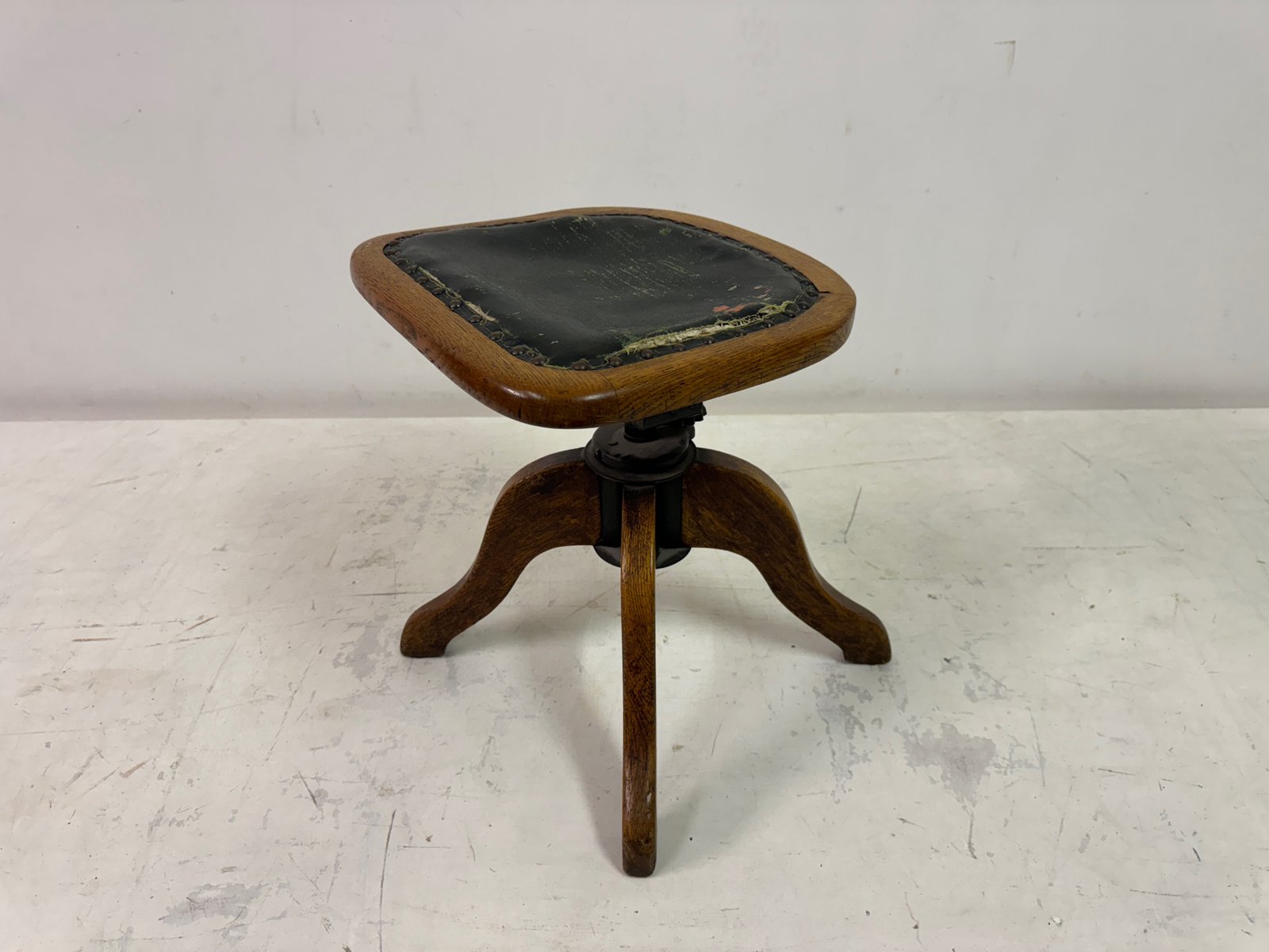 Small Early 20th Century Industrial Swivel Stool, 1920s for sale at Pamono