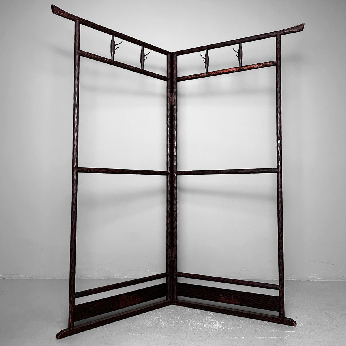 Japanese Wooden Kamakura Bori Kimono Hanger Stand, 1960s for sale at Pamono