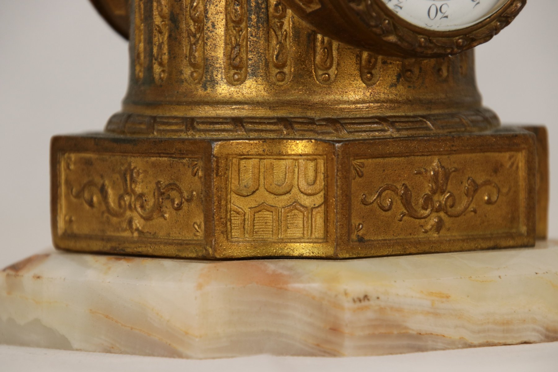 Small Antique Fireplace Clock with Side Plates, 1860s for sale at Pamono