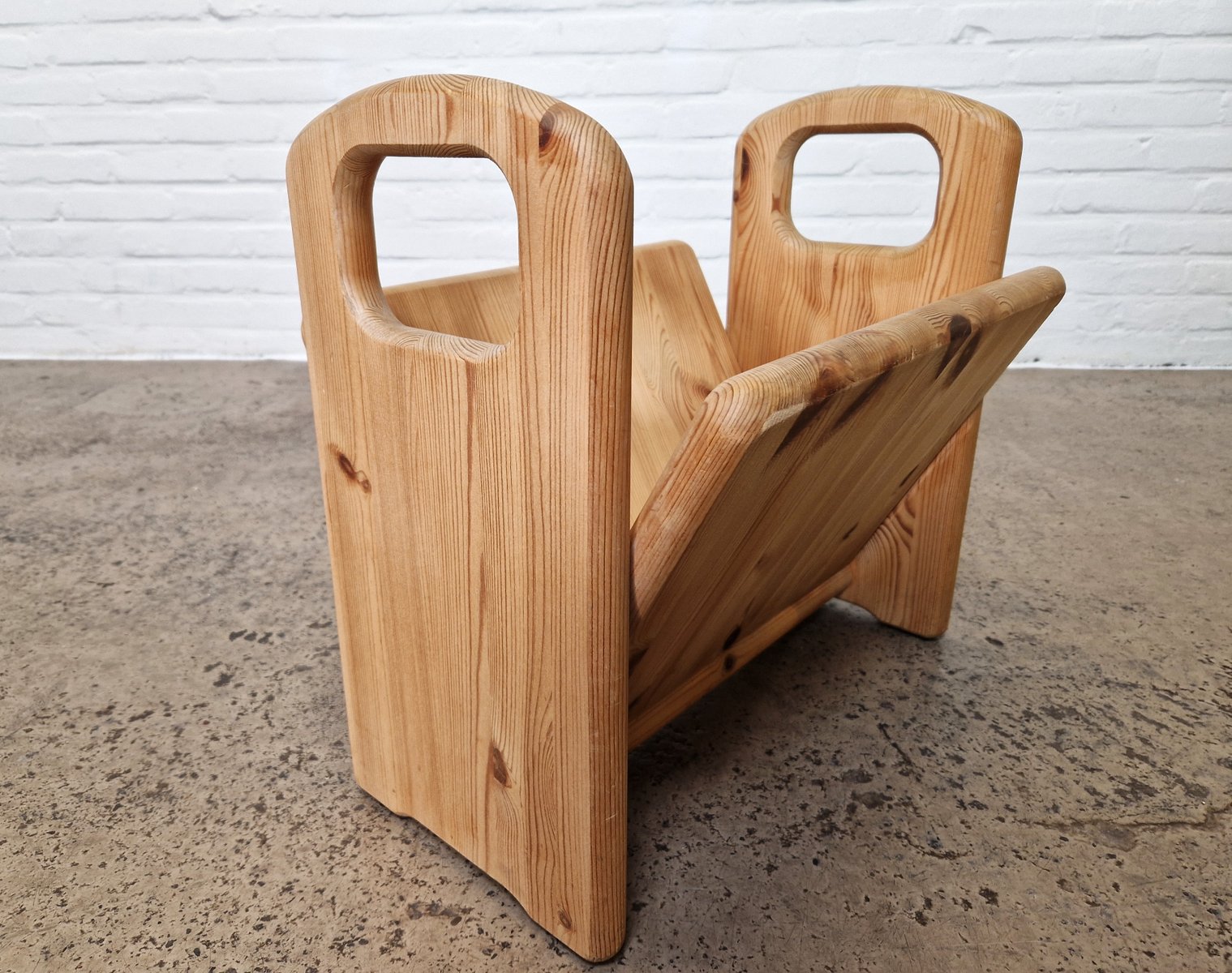 Pine Magazine Rack, Denmark, 1970s for sale at Pamono