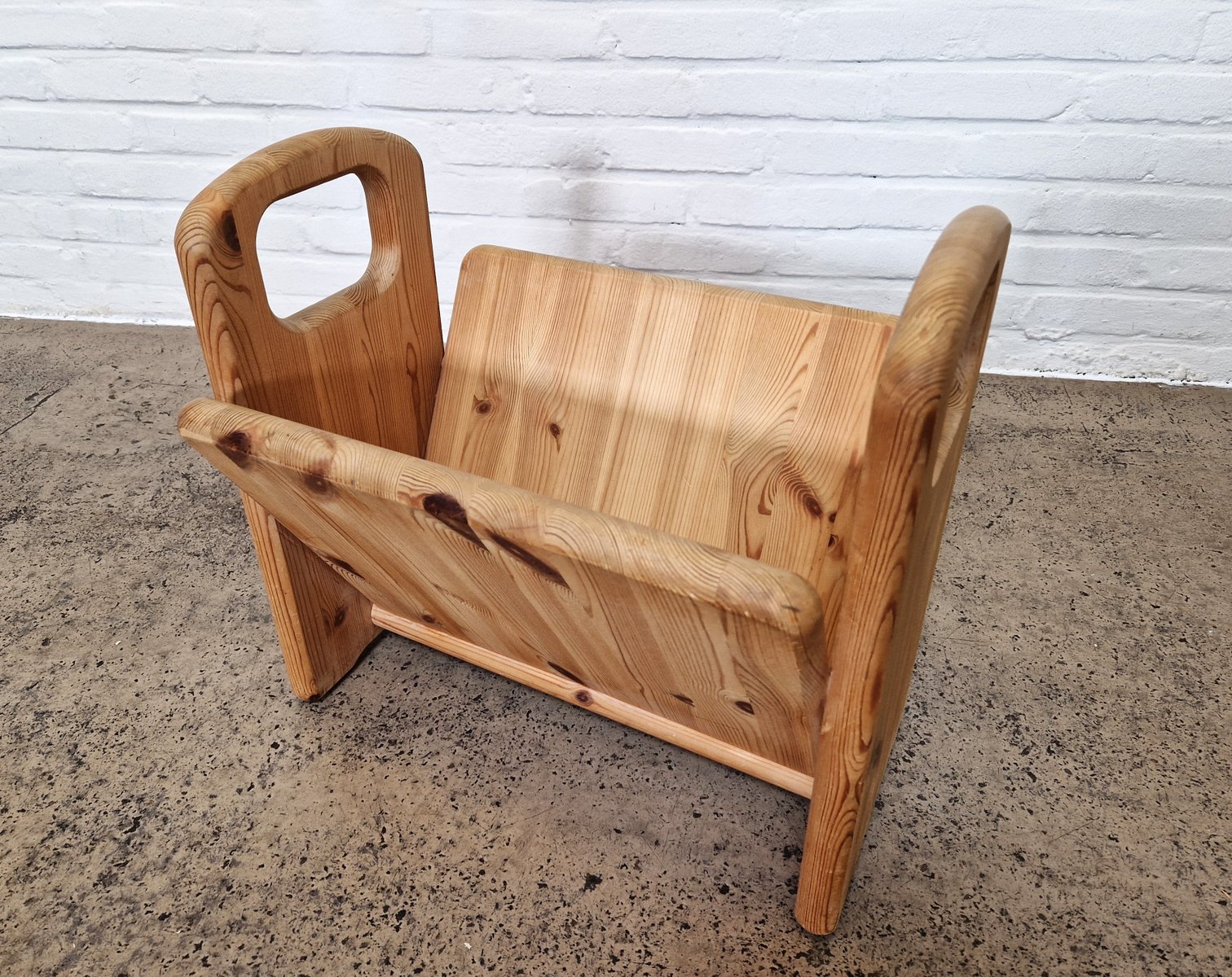 Pine Magazine Rack, Denmark, 1970s for sale at Pamono