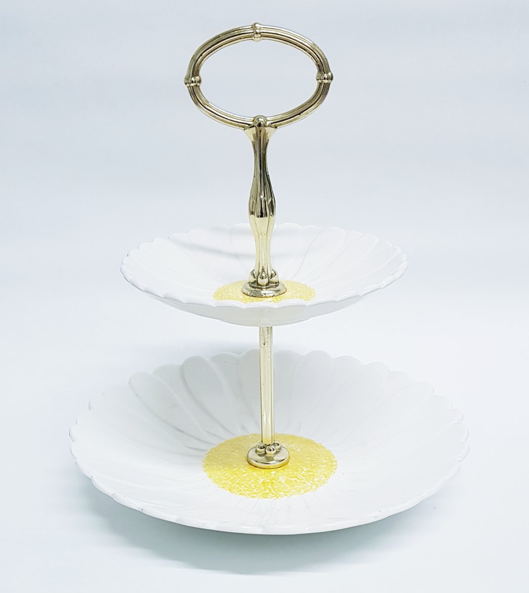 Vintage Daisy Petit Fours Server, Gien, France for sale at Pamono