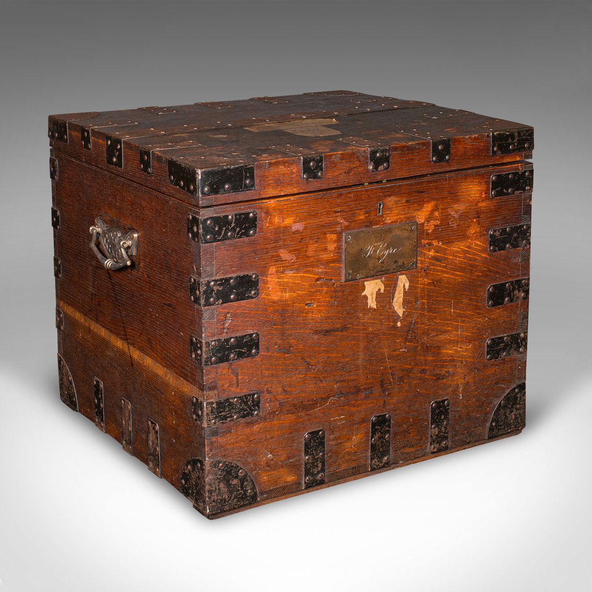 Antique Victorian Fitted Silver Chest in Oak for sale at Pamono