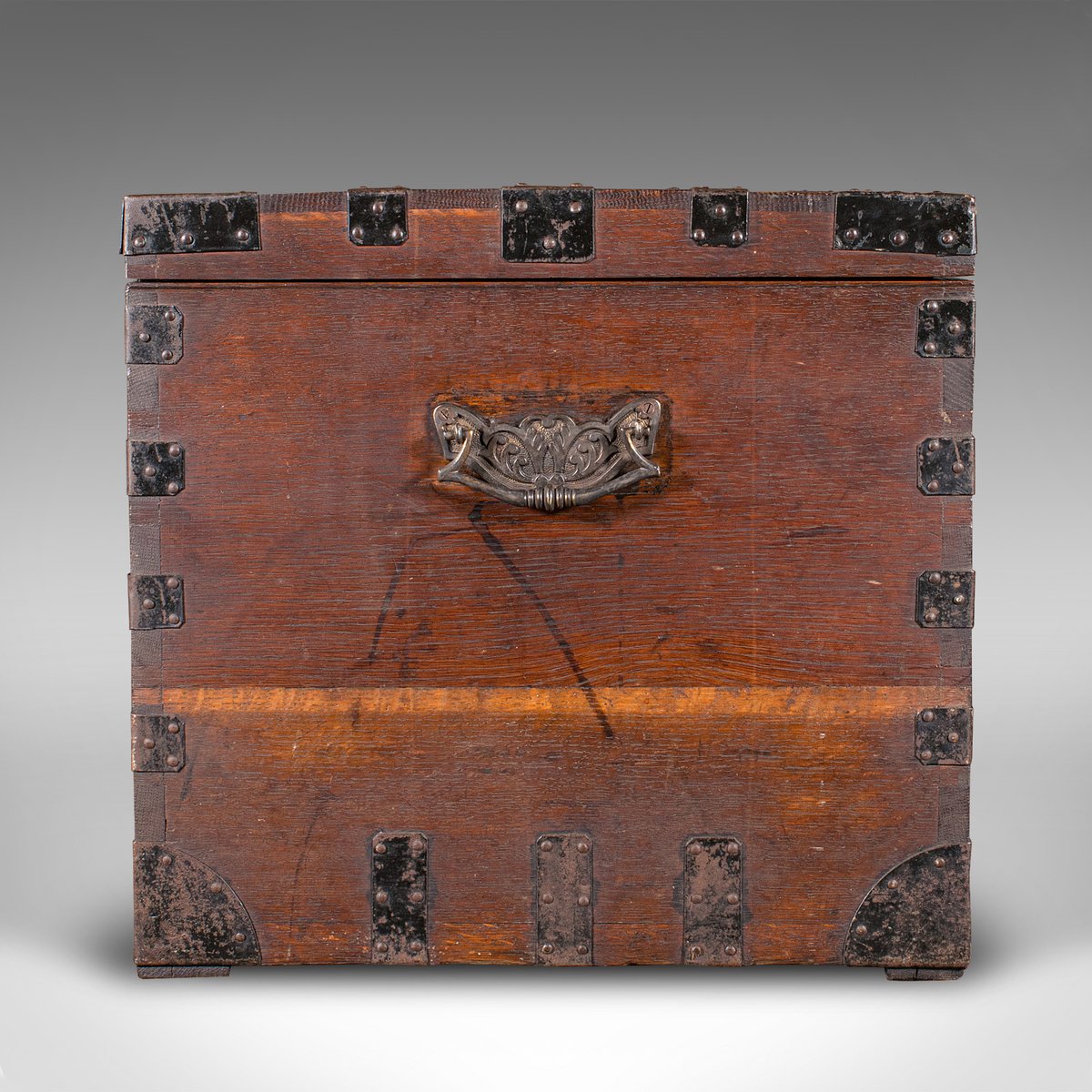 Antique Victorian Fitted Silver Chest in Oak for sale at Pamono