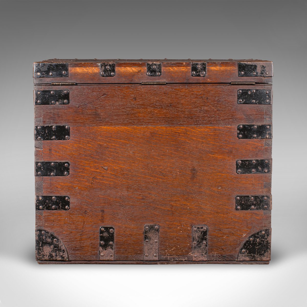 Antique Victorian Fitted Silver Chest in Oak for sale at Pamono
