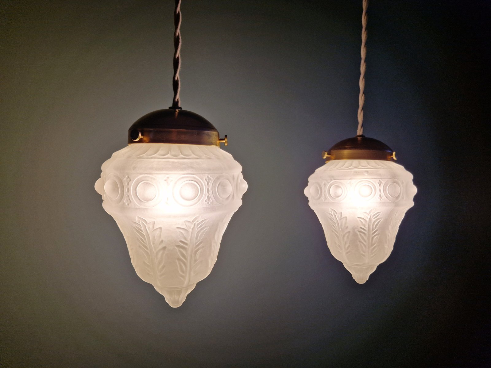 Art Deco Pendant Light in Transparent Satin Glass, 1920s for sale at Pamono