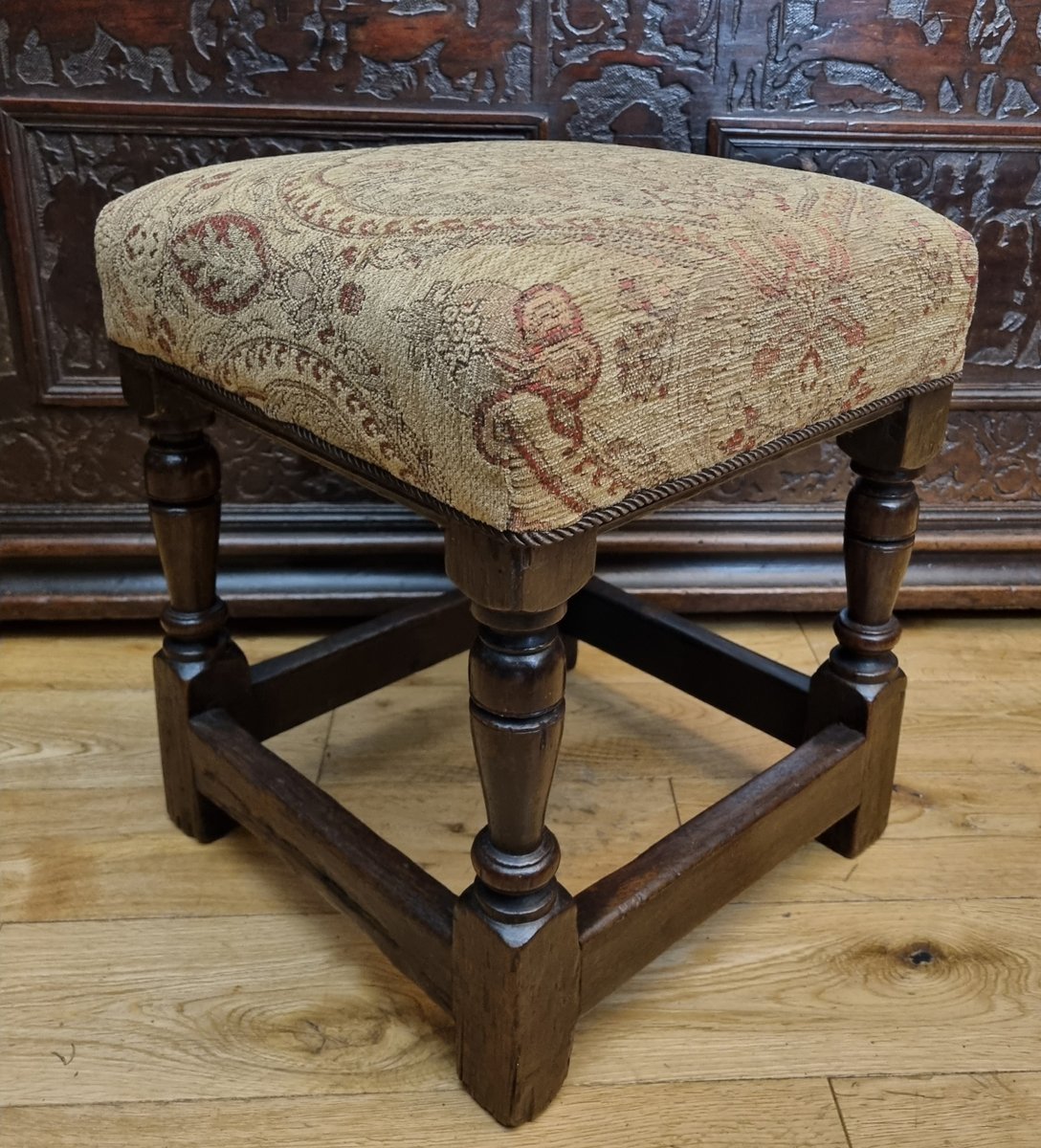 17th Century English Oak Upholstered Stool, 1680s for sale at Pamono