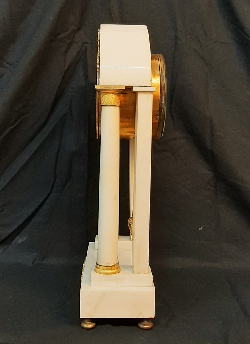 Portico Pendulum Clock in White Marble, France for sale at Pamono