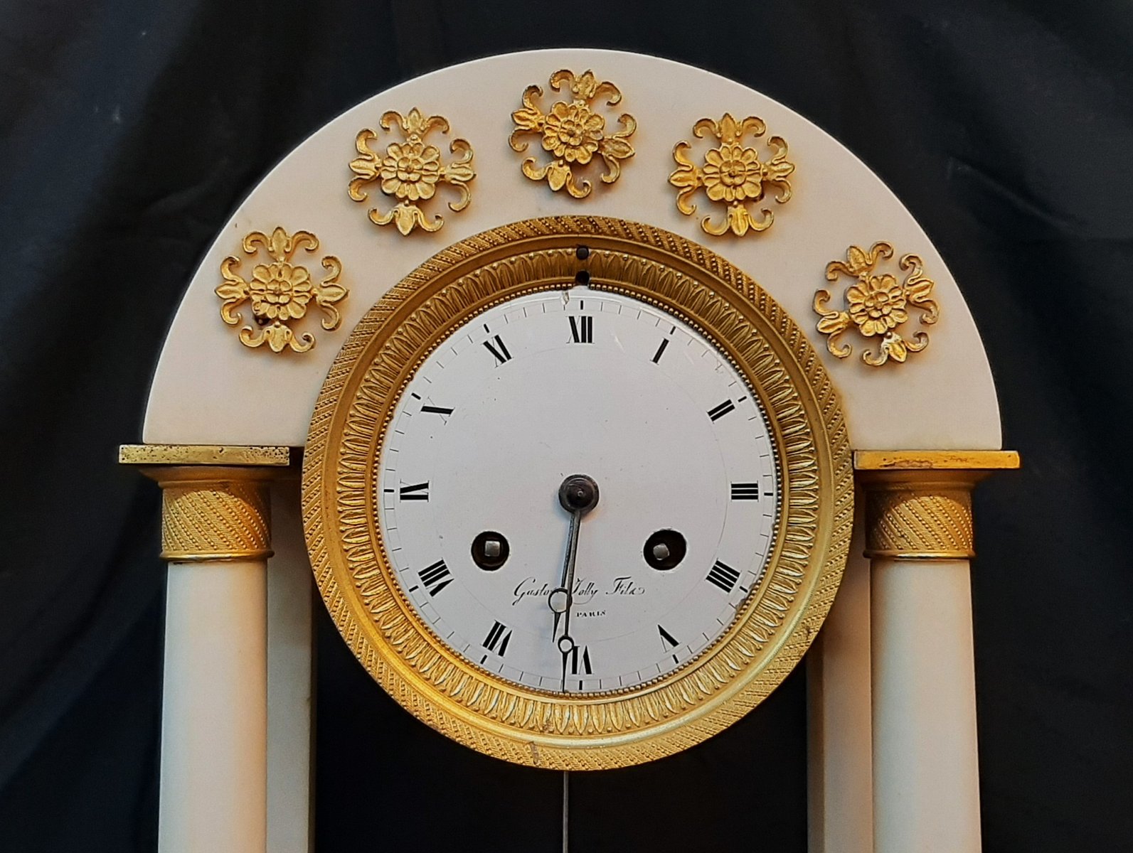 Portico Pendulum Clock in White Marble, France for sale at Pamono