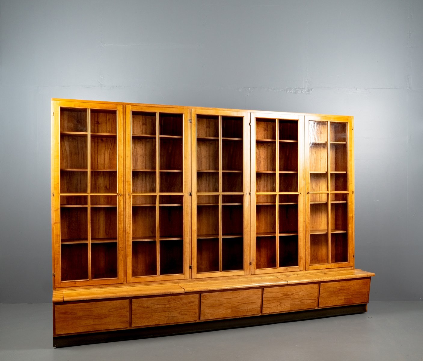 German Bookcase Wall Unit from Holsatia, 1930s for sale at Pamono